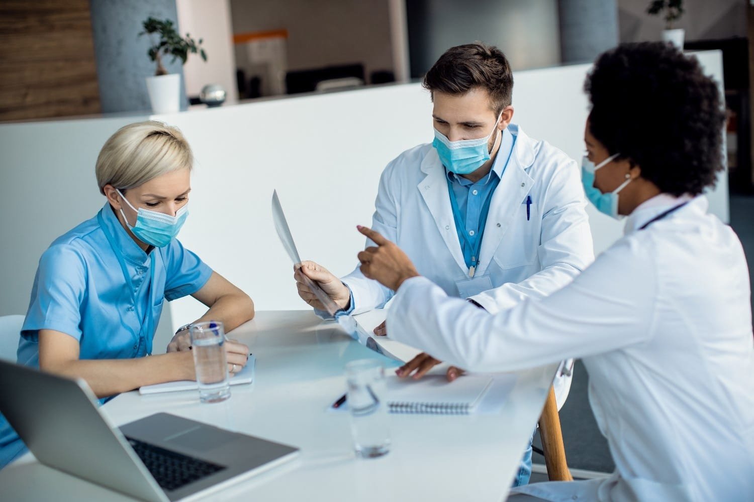 5 Ways Outsource Healthcare Assistants Help Dental Clinics Reduce Costs ...